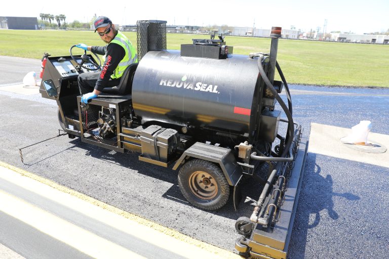 Seal Coating – Hi-Lite Airfield Services
